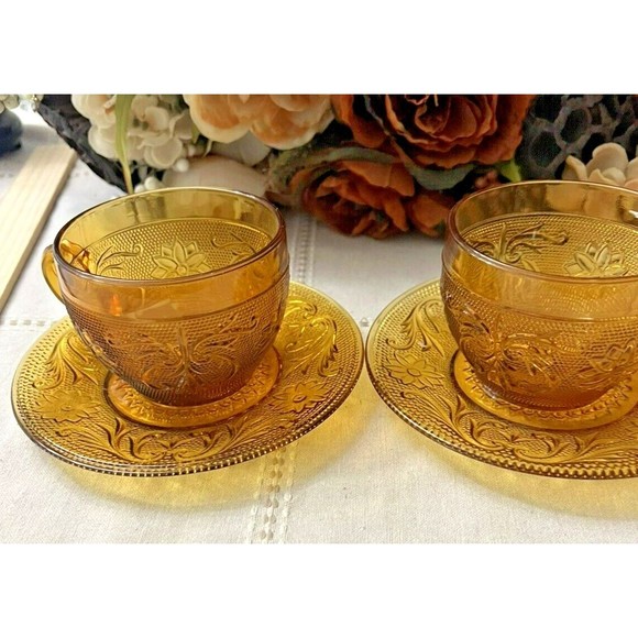 Tiara | Kitchen | Indiana Tiara Pressed Sandwich Glass Amber Tea Coffee ...